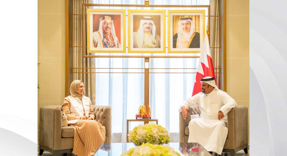 Finance Minister hails SCW's role in empowering Bahraini women